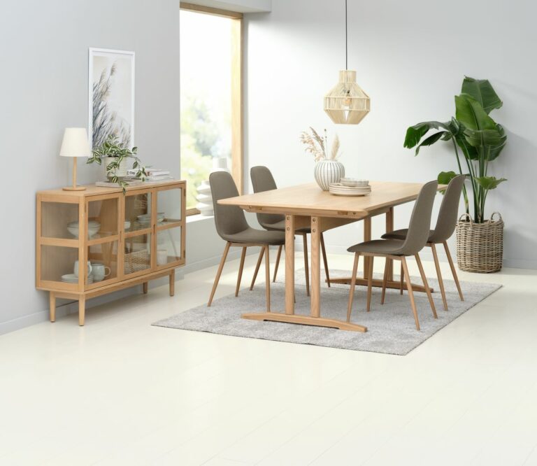 Display cabinet LANGELINIE 3 doors oak - JYSK