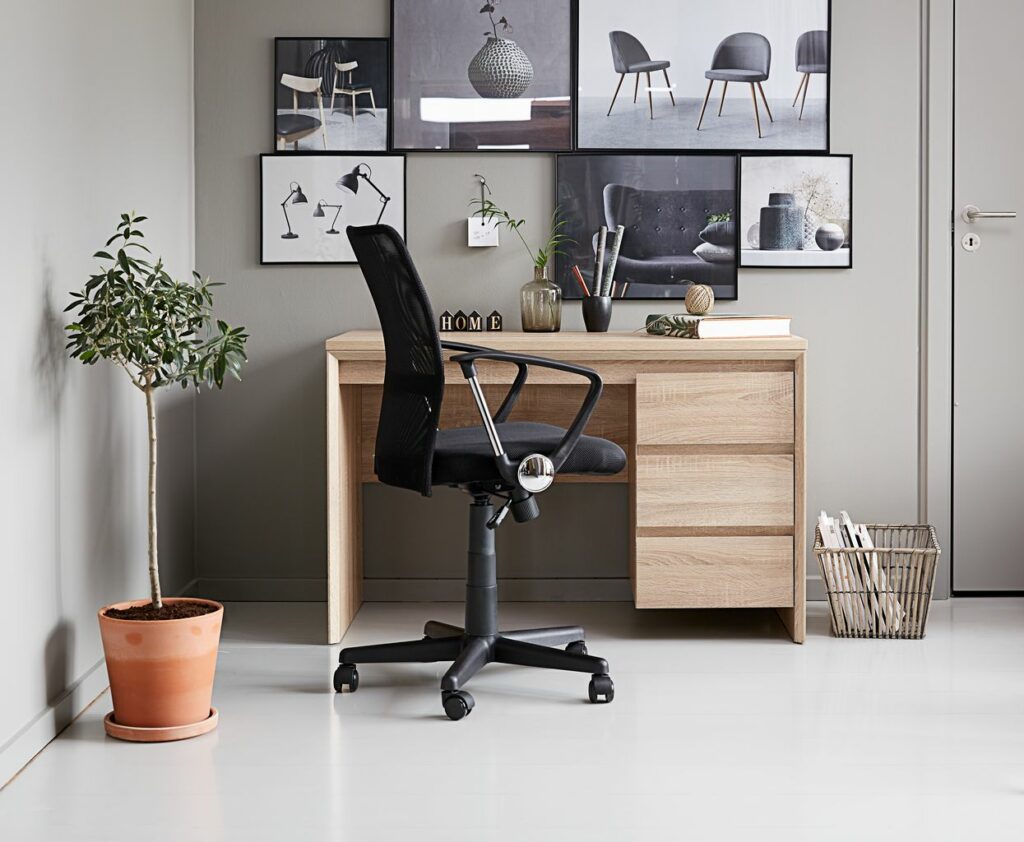 Desk HALLUND 59x119 oak - JYSK