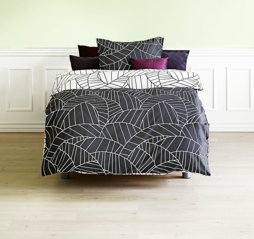 Duvet cover set + sheet PAULA 200x220 white/grey - JYSK