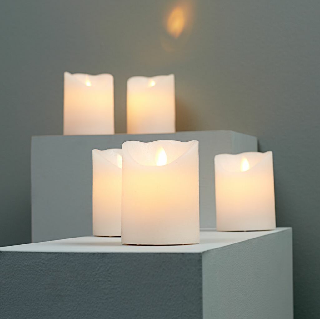 Pillar candle MATS D.8xH10cm w/LED white - JYSK