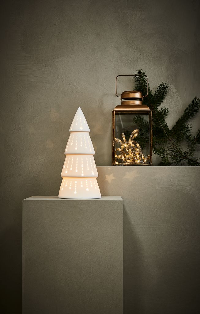 Christmas tree GULDFLAGER H29cm w/LED - JYSK