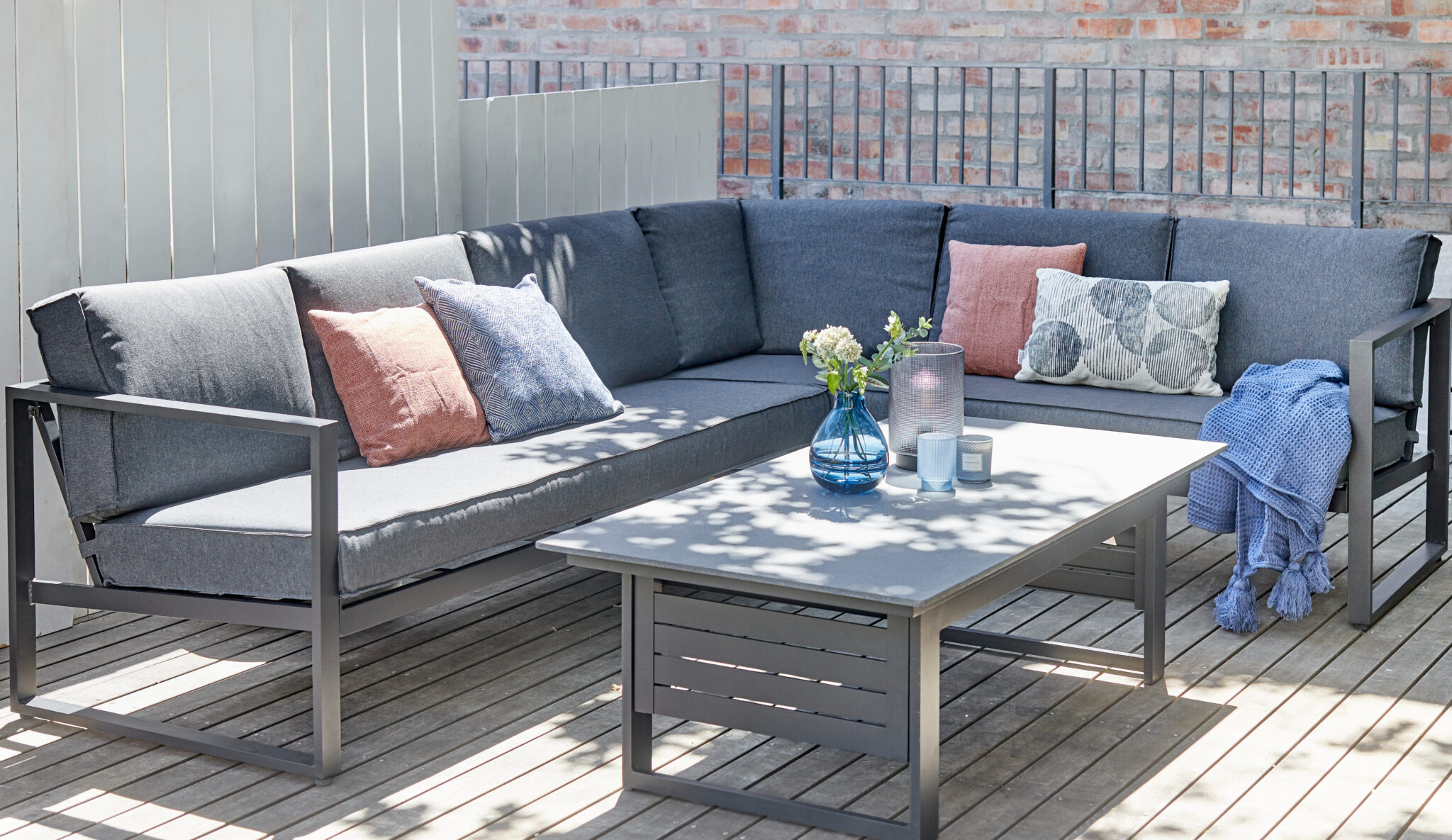 A guide to quick-dry and all-weather outdoor furniture - JYSK