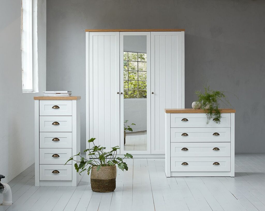 Wardrobe MARKSKEL 162x210 white/oak color - JYSK