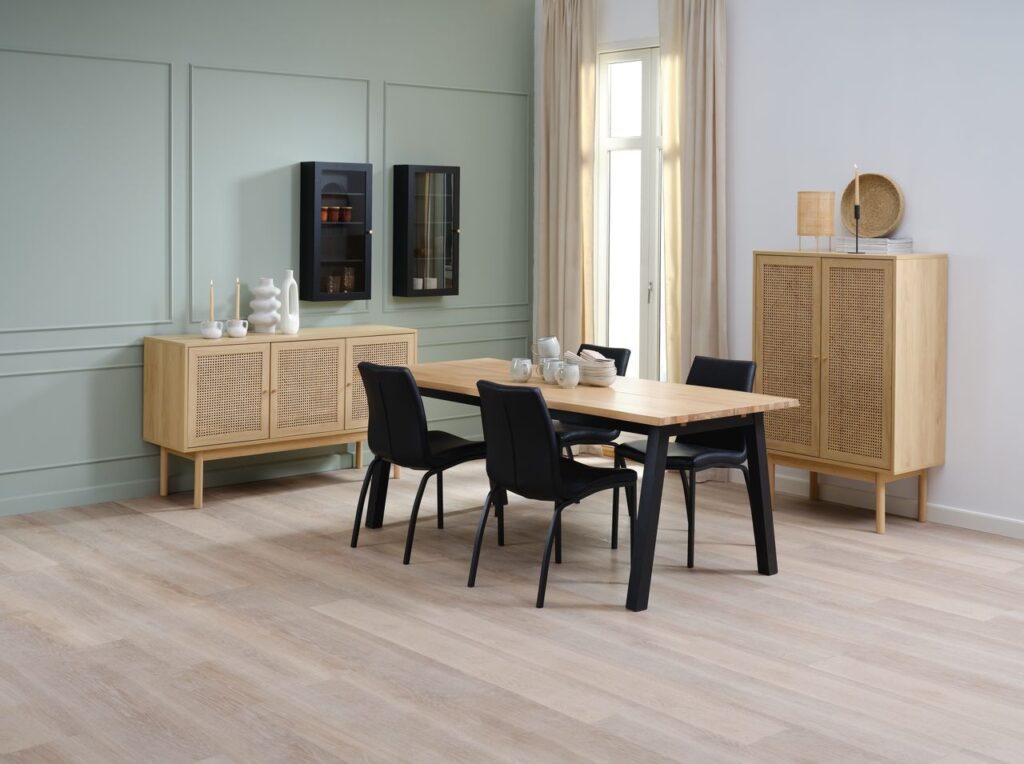 Wall cabinet HASTRUP 1 glass door black - JYSK